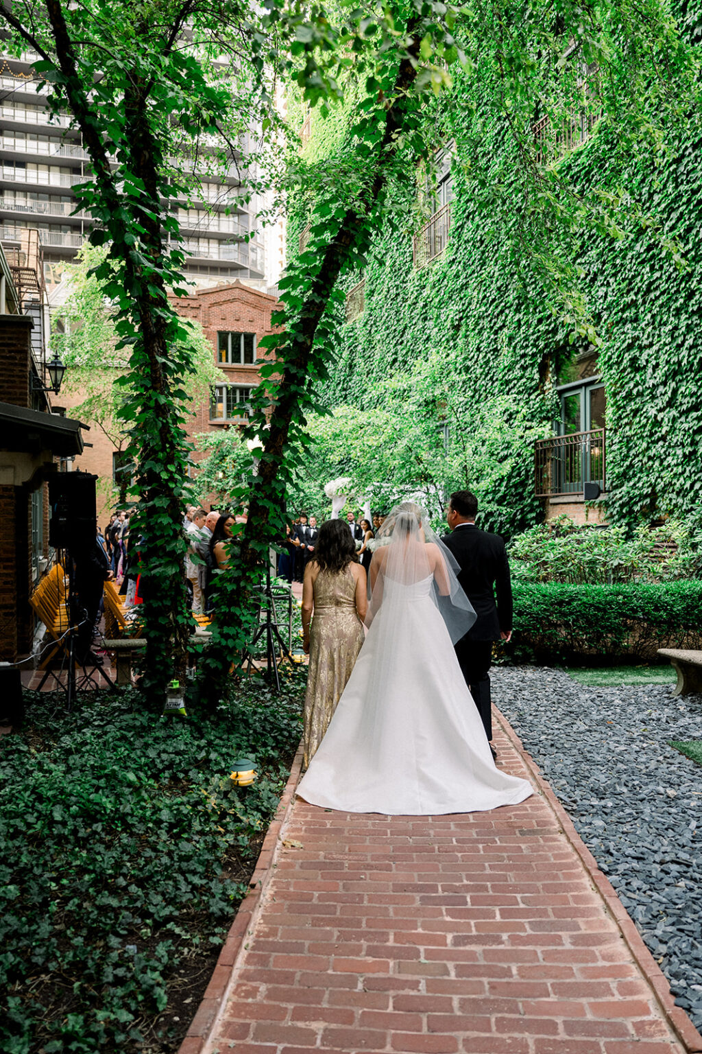 Ivy Room Chicago Wedding Photographers - mandelettephoto.com